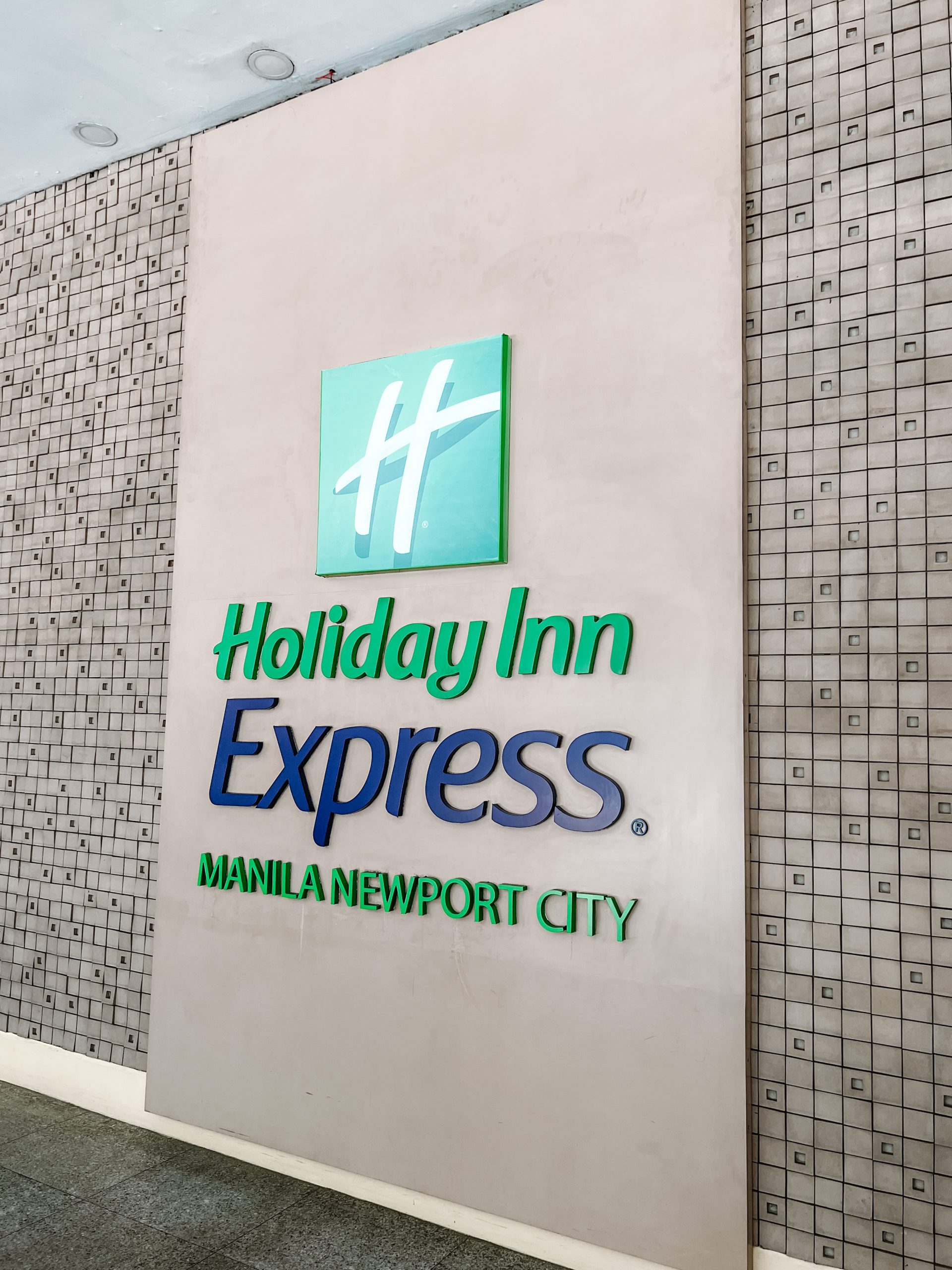 HOTEL REVIEW – Holiday Inn Express Manila Newport City, Newport World ...