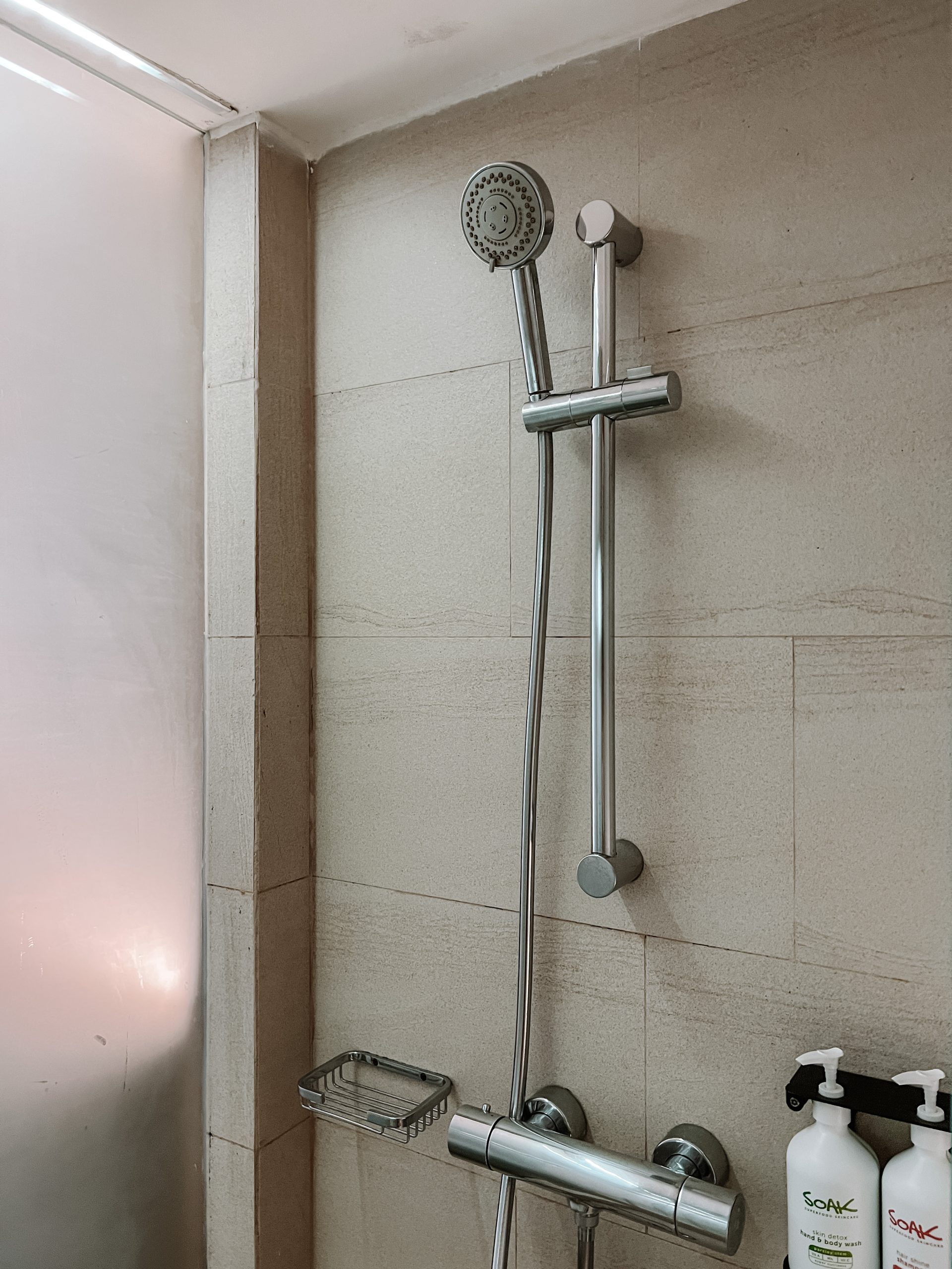 HOTEL REVIEW – Holiday Inn Express Manila Newport City, Newport World ...