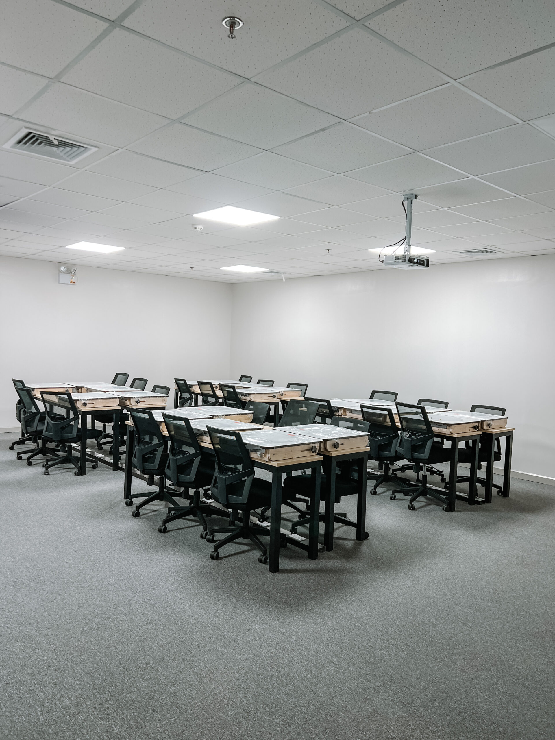 iACADEMY – Top tech and design school expands in Cebu – Let’s G, Sinjin!